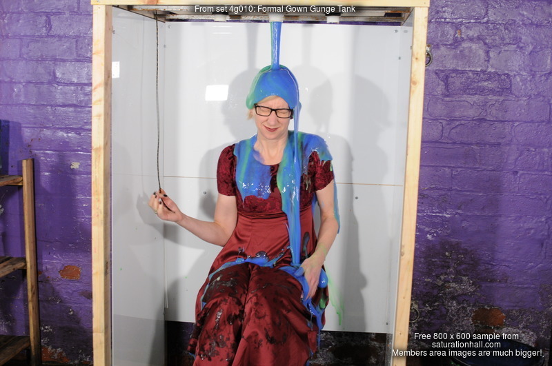 Formal Gown Gunge Tank - Aurora weard a beautiful dress into a gloopy fate