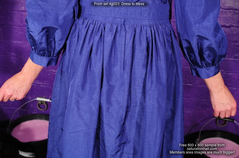 Dress to Mess - Aurora and Allegra get very gloopy in dresses